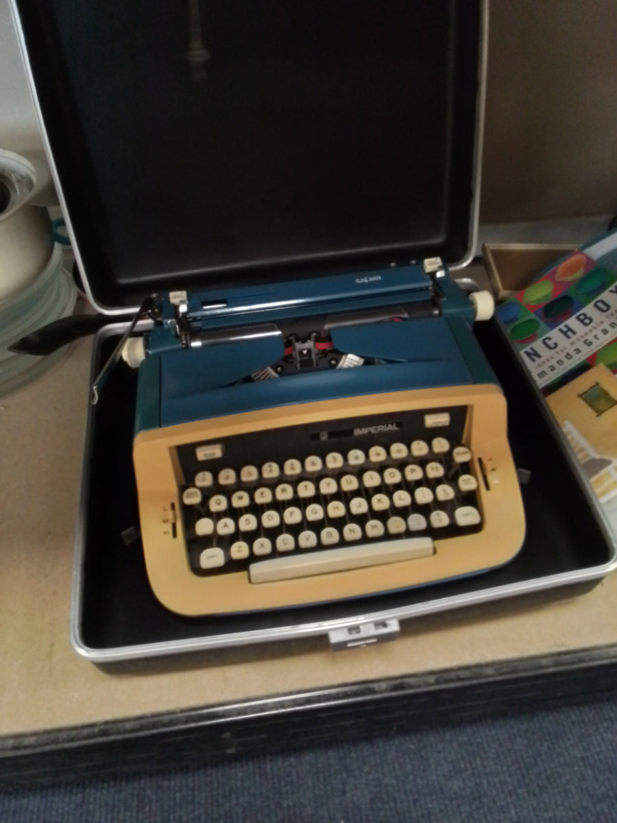 Imperial Safari Typewriter in Carry Case – The Furniture Revival